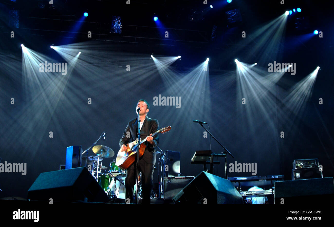 Damon albarn lead singer blur hi-res stock photography and images - Alamy