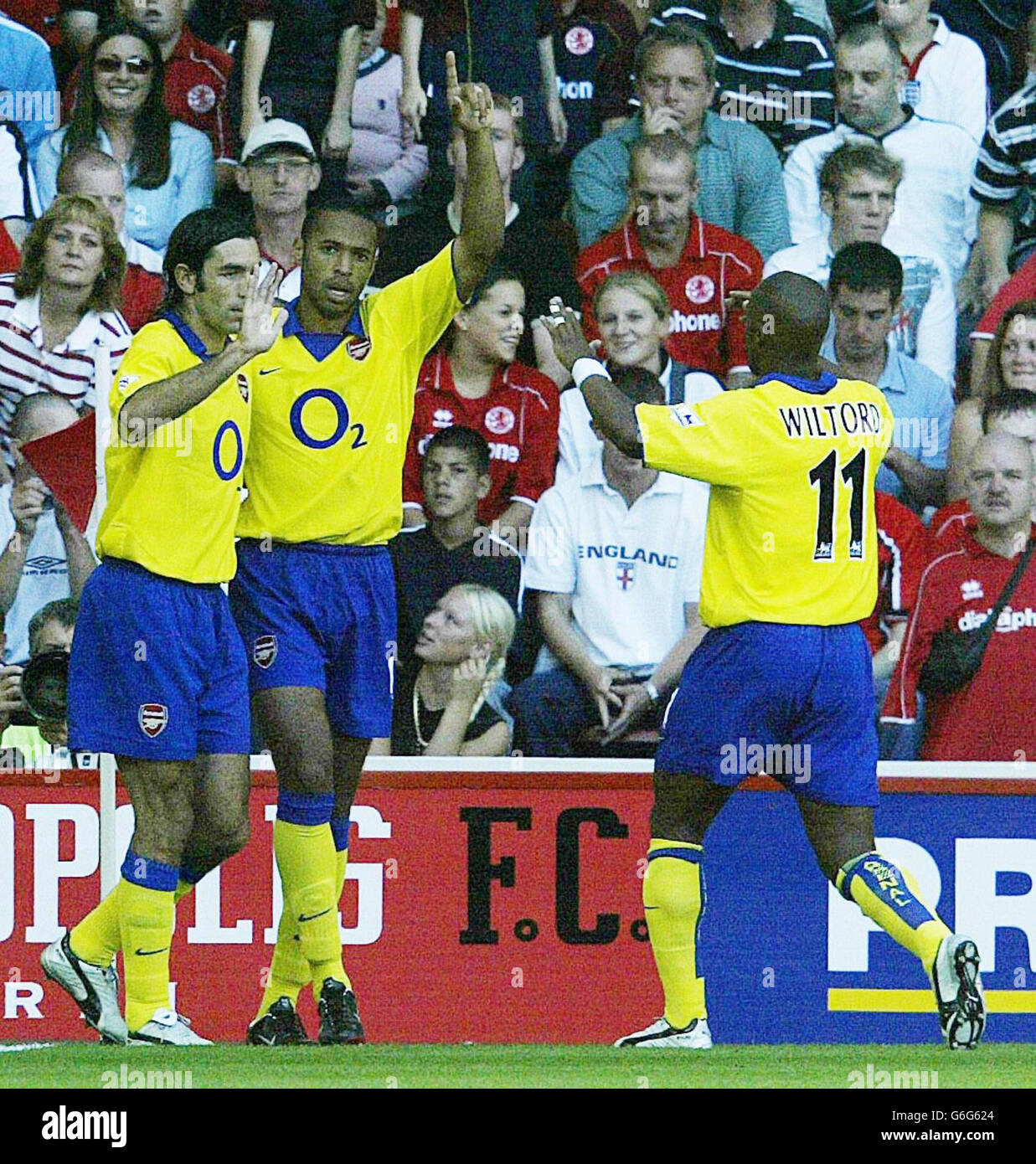 Thierry henry 2003 goal hi-res stock photography and images - Alamy