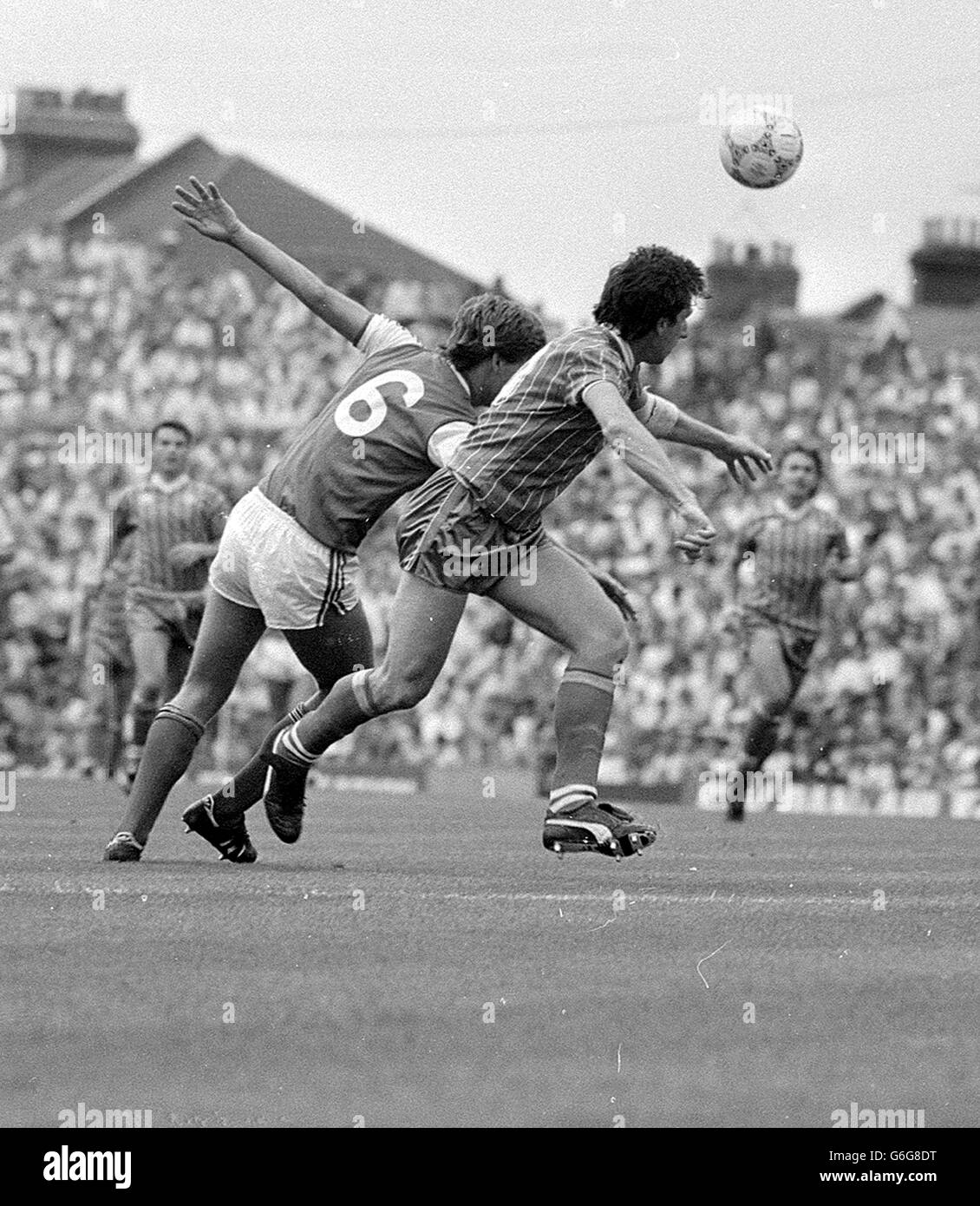 Tony adams arsenal Black and White Stock Photos & Images - Alamy