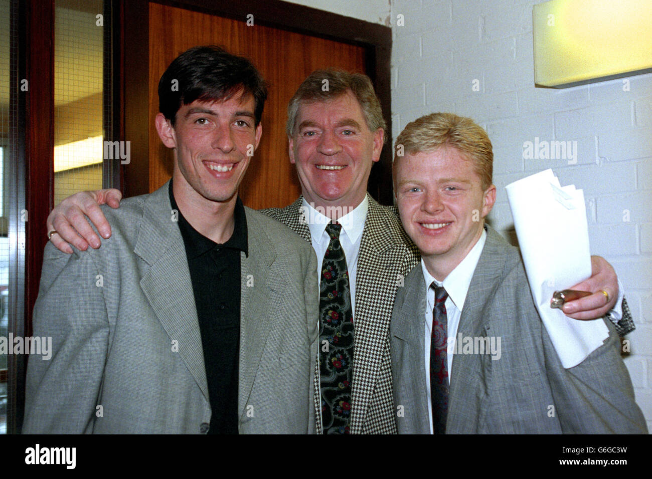 INTERNATIONAL FOOTBALL. ALGERIA v ENGLAND B. GARY ABLETT, BRIAN BORROWS ...