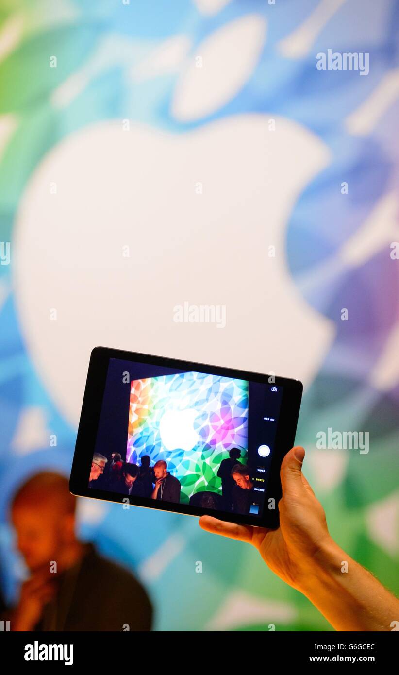 Apple launch event Stock Photo - Alamy