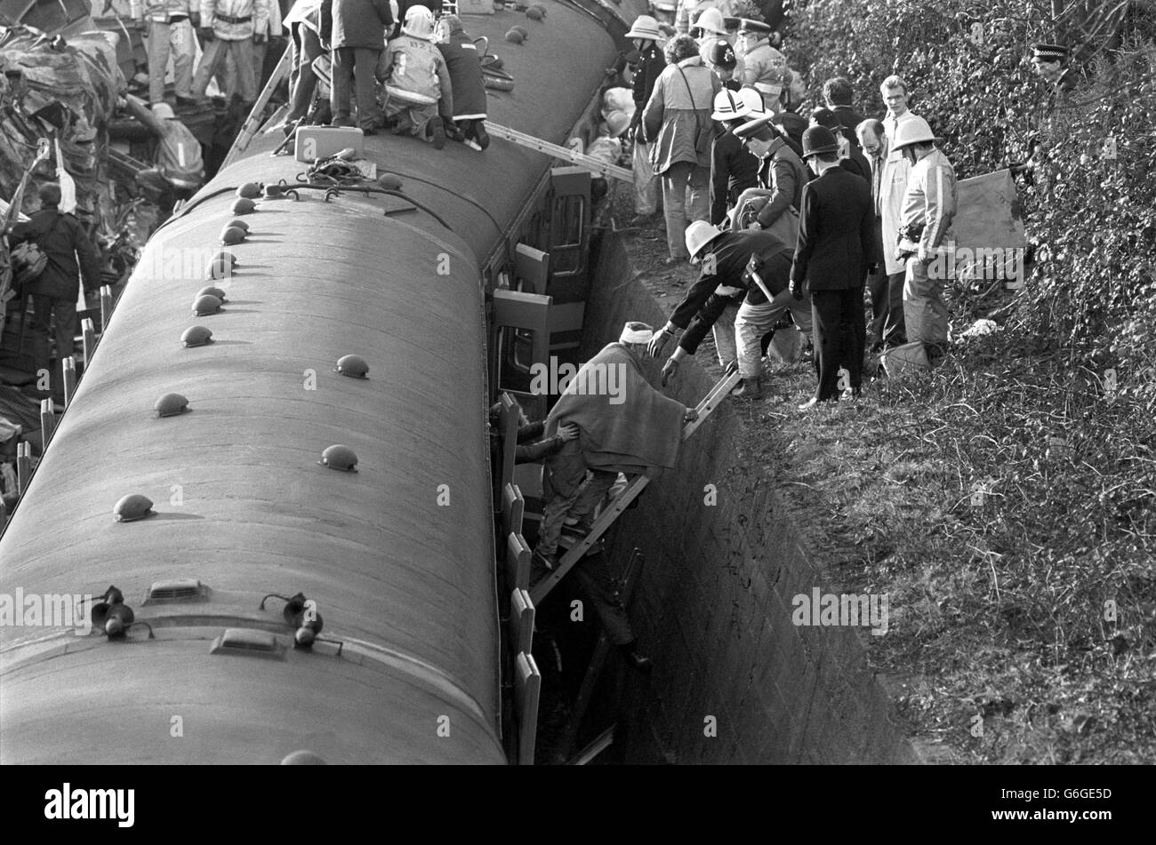 Disasters and Accidents - Clapham Junction Rail Crash - 1988 Stock ...