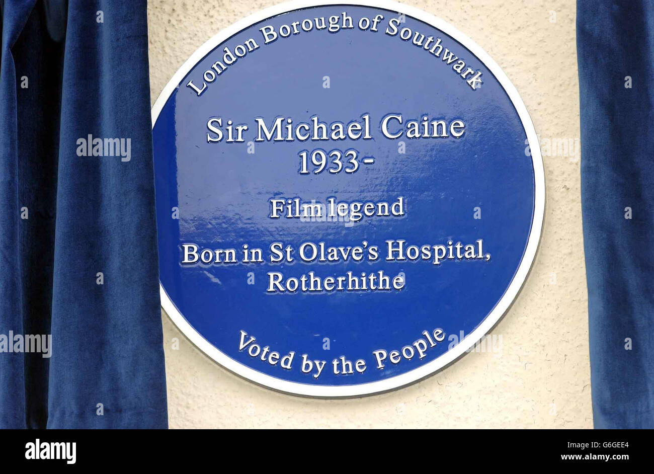 Sir michael caine british hi-res stock photography and images - Alamy