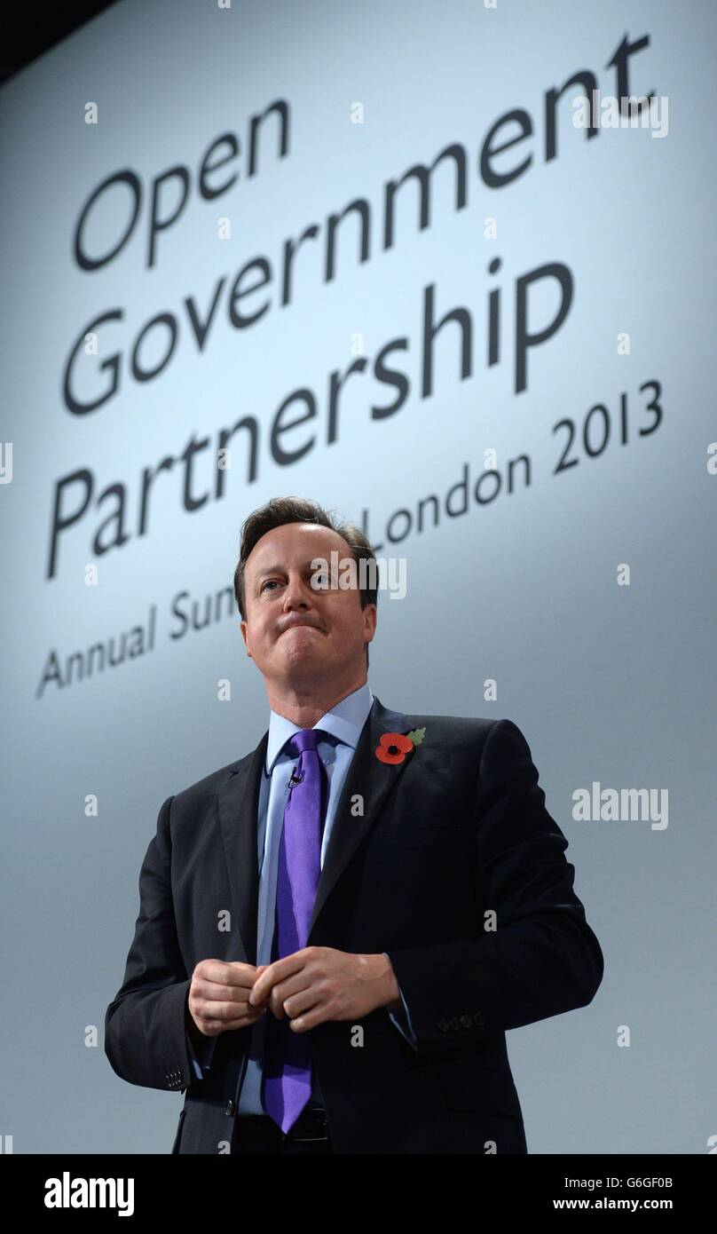 Cameron speaks at the OPG Stock Photo - Alamy