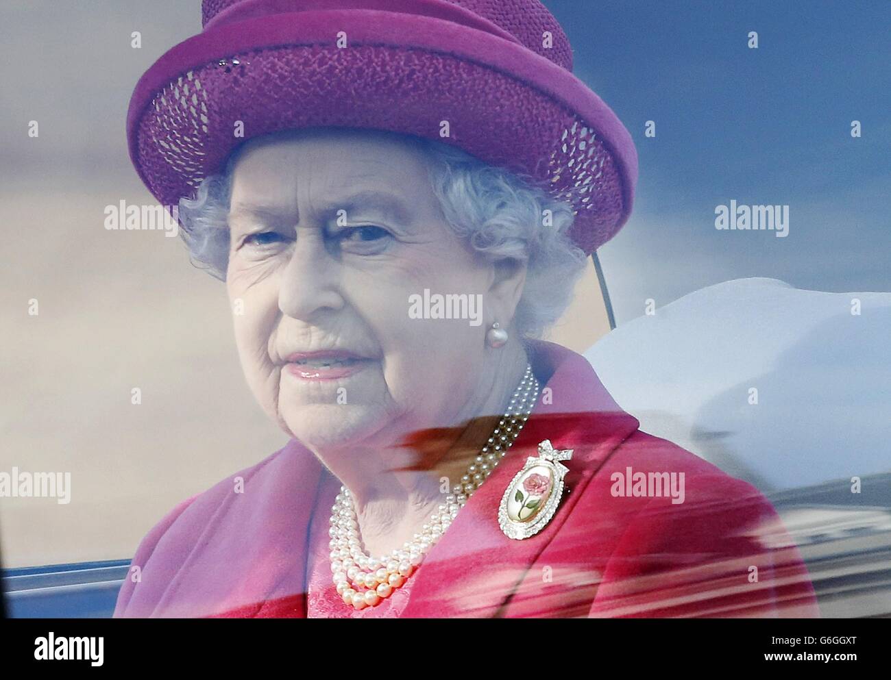 Queen Elizabeth II arrives for a ceremonial welcome for South Korea's ...