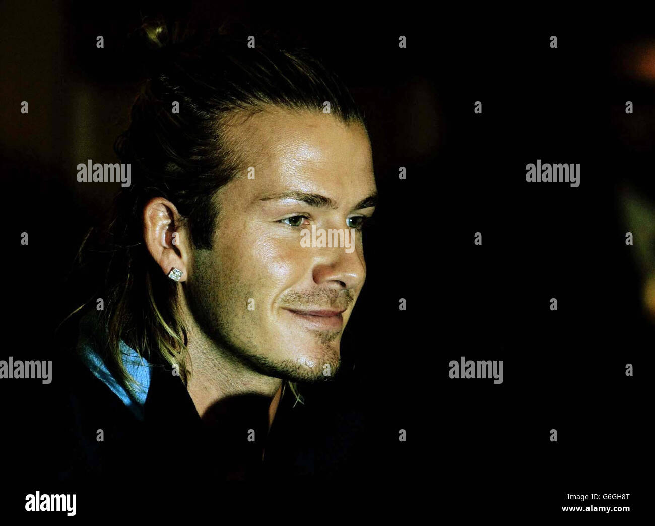 Football head head shot celebrity media david beckham hi-res stock ...