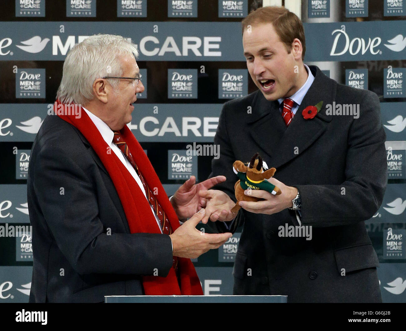 The Duke of Cambridge chats with Syd Millar after the Dove Men Series ...