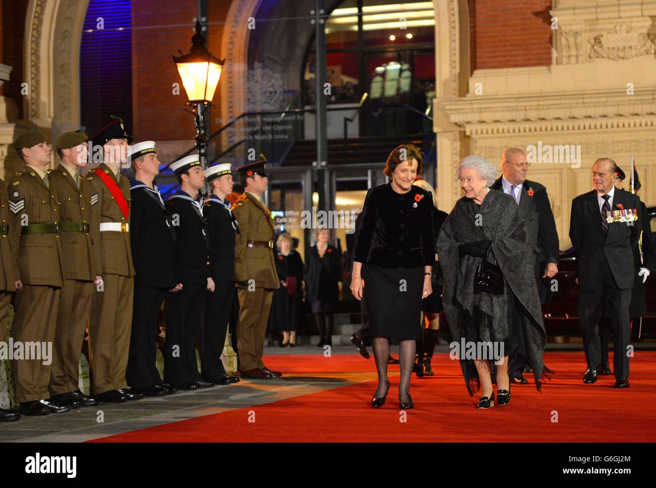 Queen Elizabeth II and the Duke of Edinburgh arrive to view the plaque ...