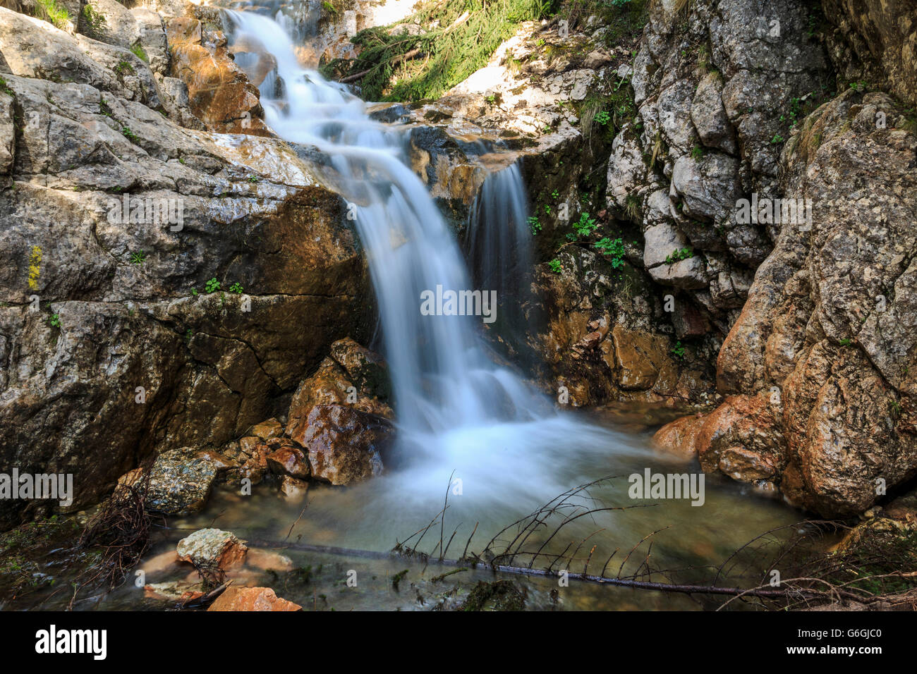 Waterfall at limestone hi-res stock photography and images - Alamy