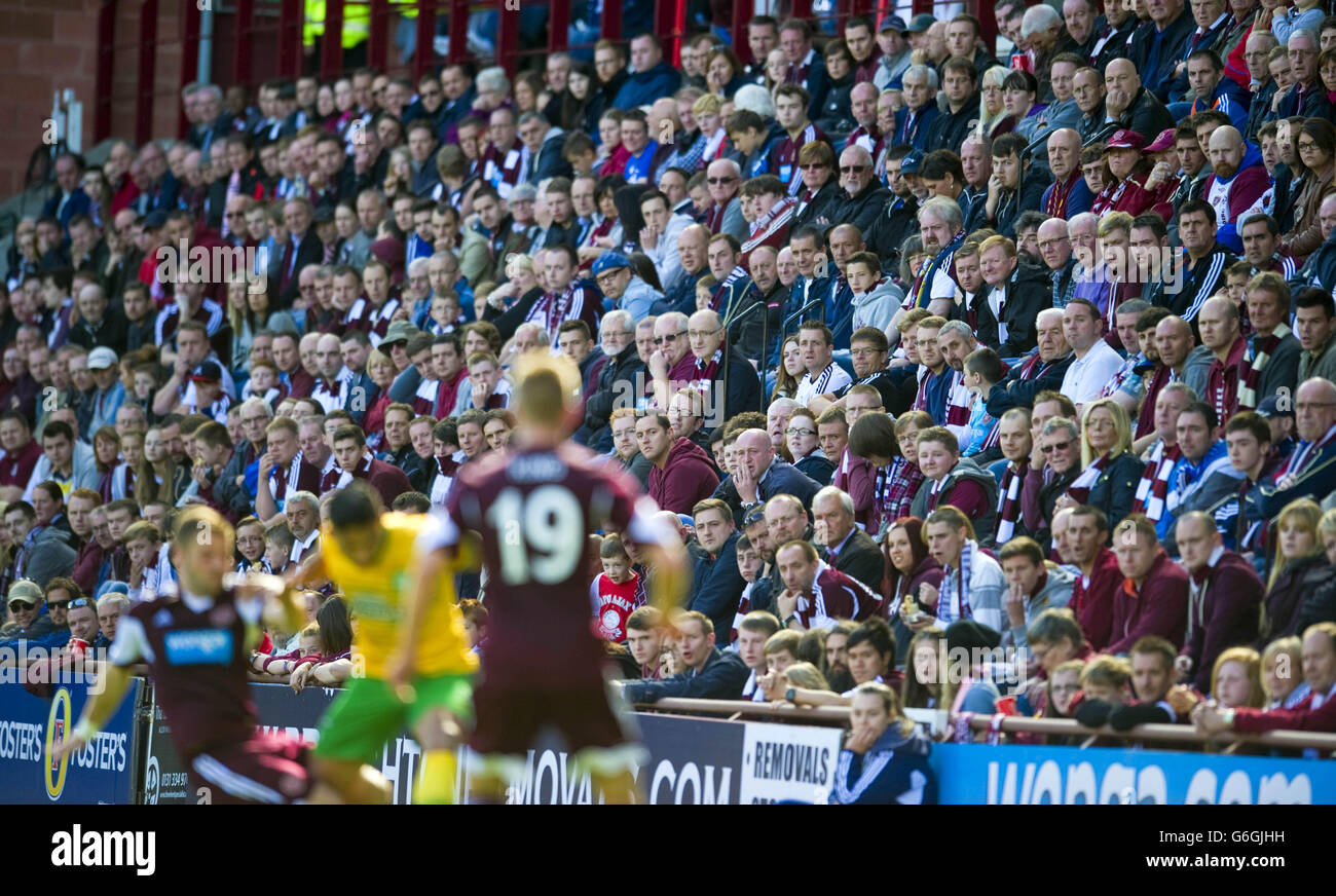 Football fans on top hi-res stock photography and images - Alamy
