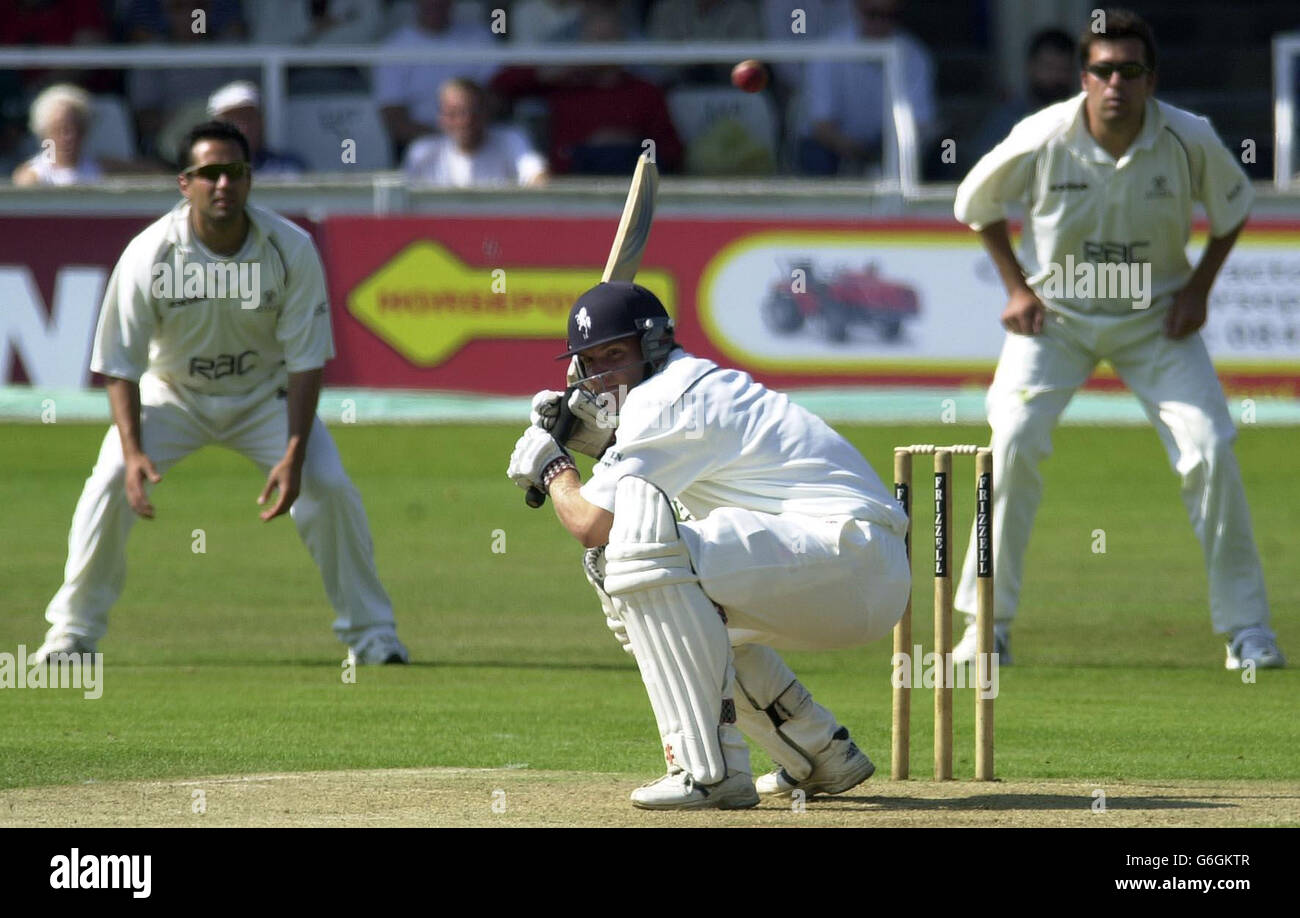 Robert key batting for kent hi-res stock photography and images - Alamy