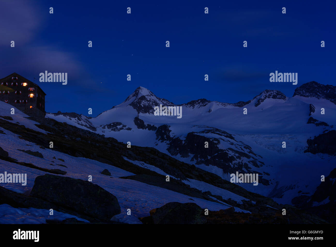 Mountain hut "Kürsingerhütte", views to the peak Großer Geiger ...