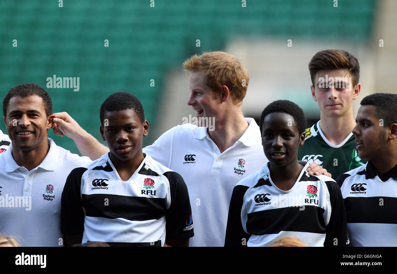 Prince Harry rugby coaching session Stock Photo - Alamy