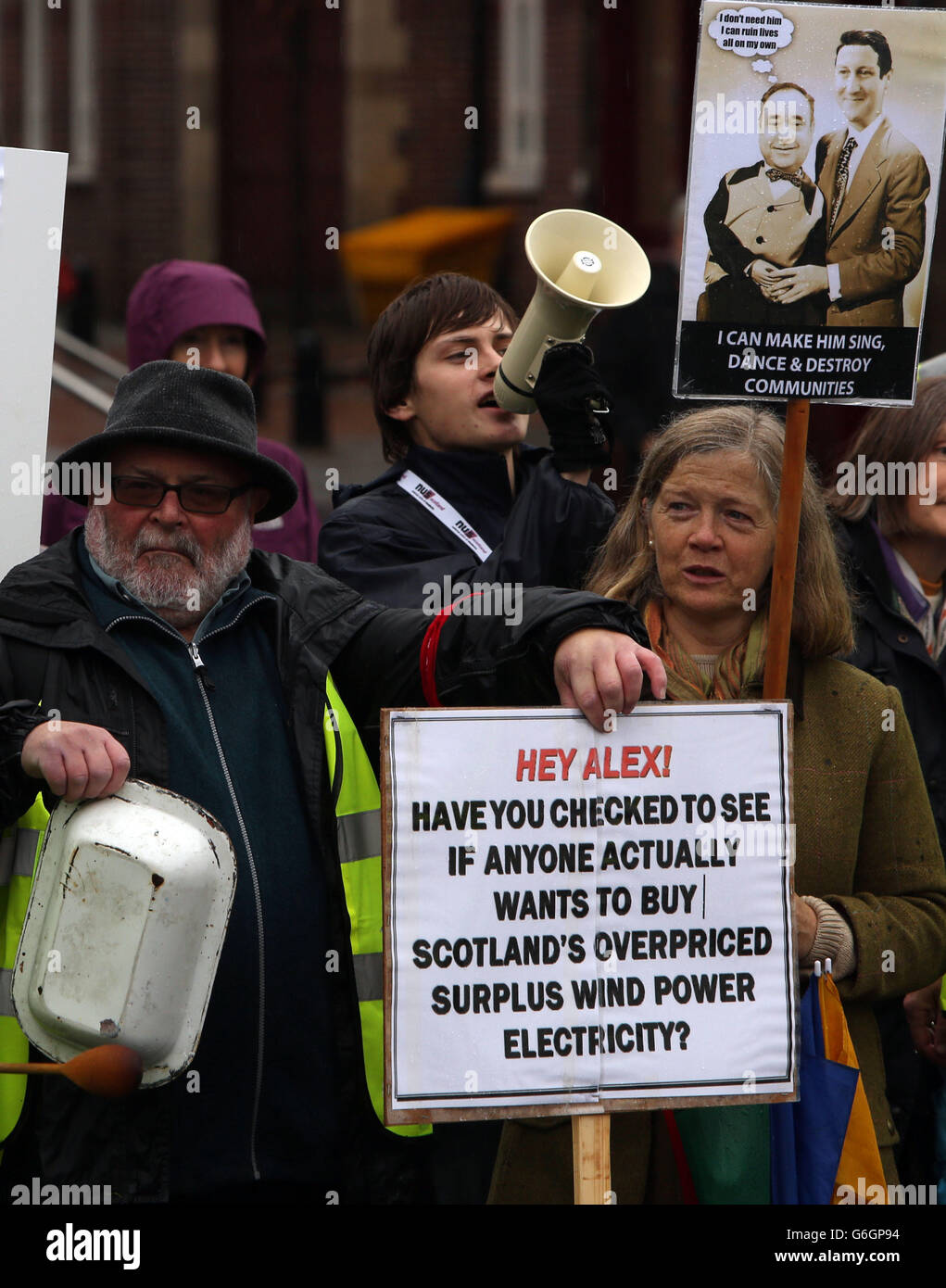 Scottish national protesters hi-res stock photography and images - Alamy