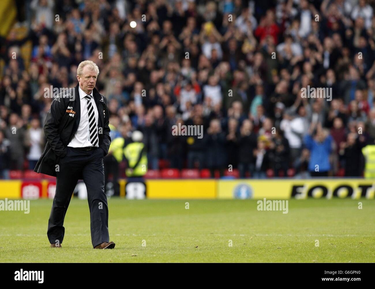 Derby manager Steve McClaren leaves the pitch following the Sky Bet ...