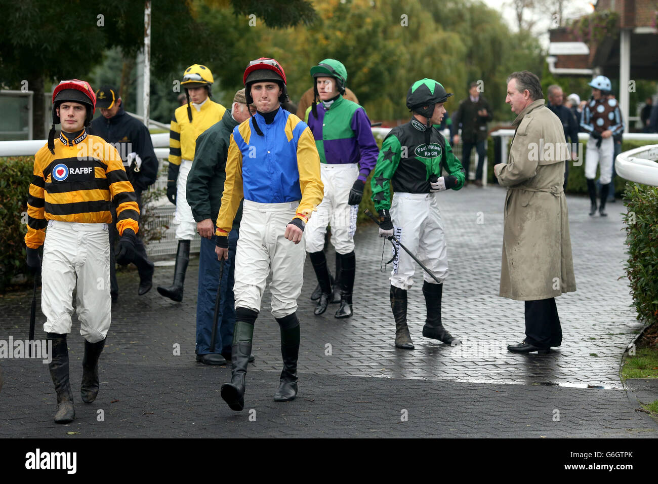 Horse Racing - William Hill Jump Sunday - Kempton Park Racecourse Stock ...