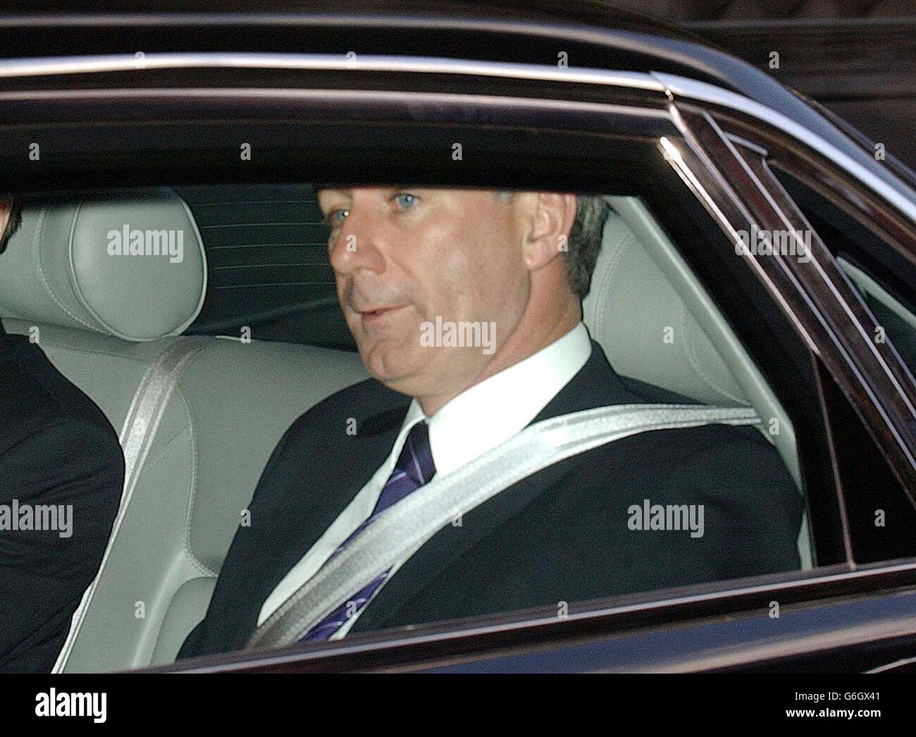 Defence Secretary Geoff Hoon arrives at the High Court., London, to ...