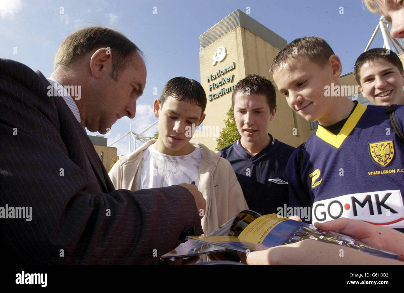 Stuart Murdoch signs autographs Stock Photo - Alamy