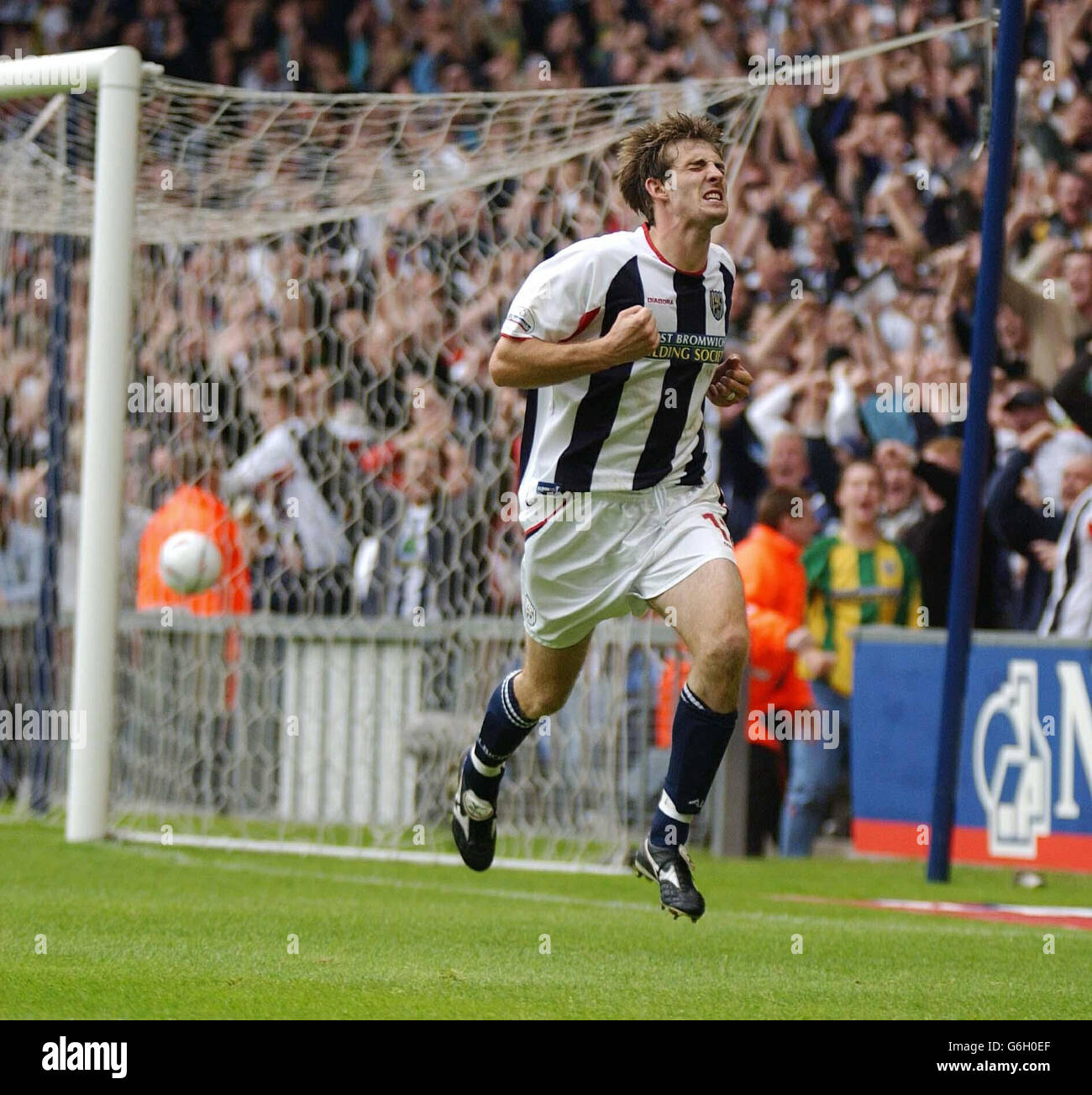 Sport football celebrating wba hi-res stock photography and images - Alamy