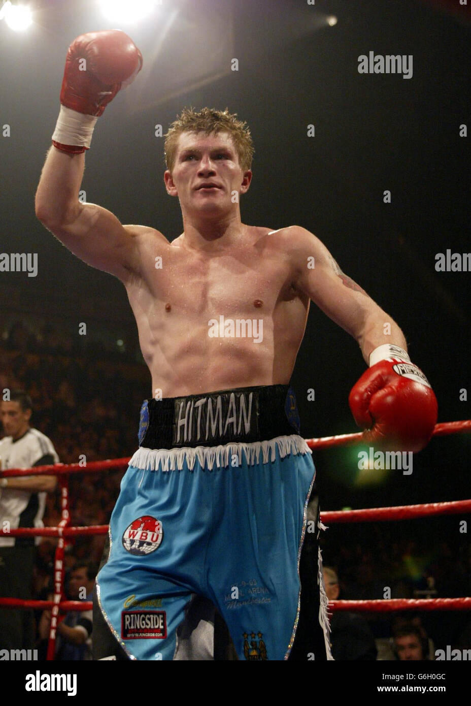 Ricky Hatton celebrates victory after Argentina's Aldo Rios retires at ...