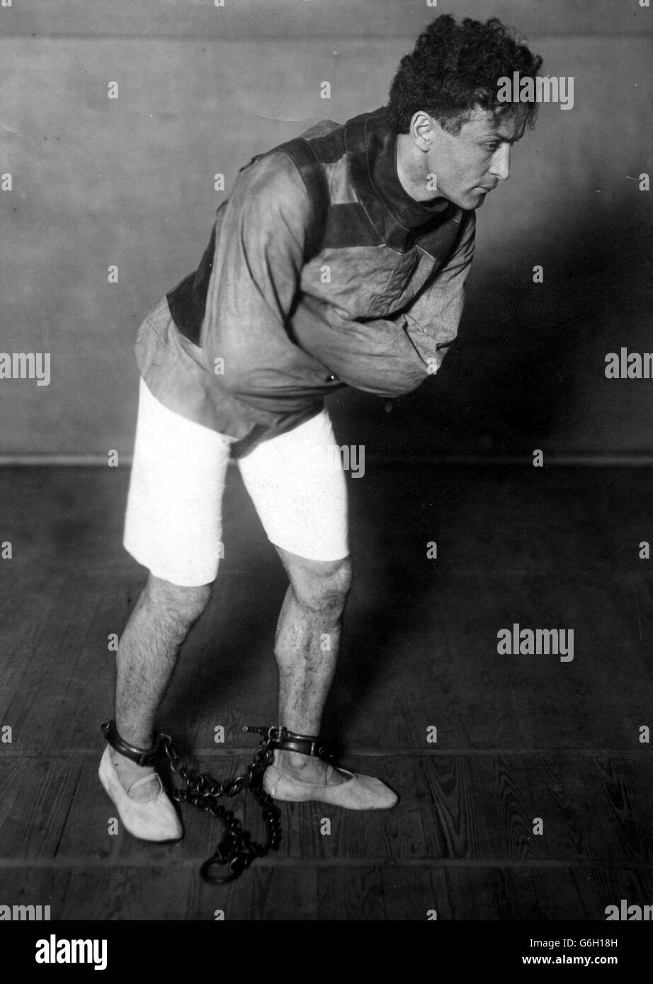 1926 harry houdini hi-res stock photography and images - Alamy