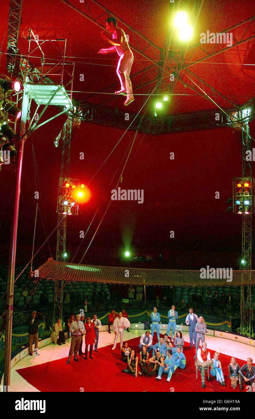 Henry Ayala - world record for skipping on a hire wire Stock Photo - Alamy