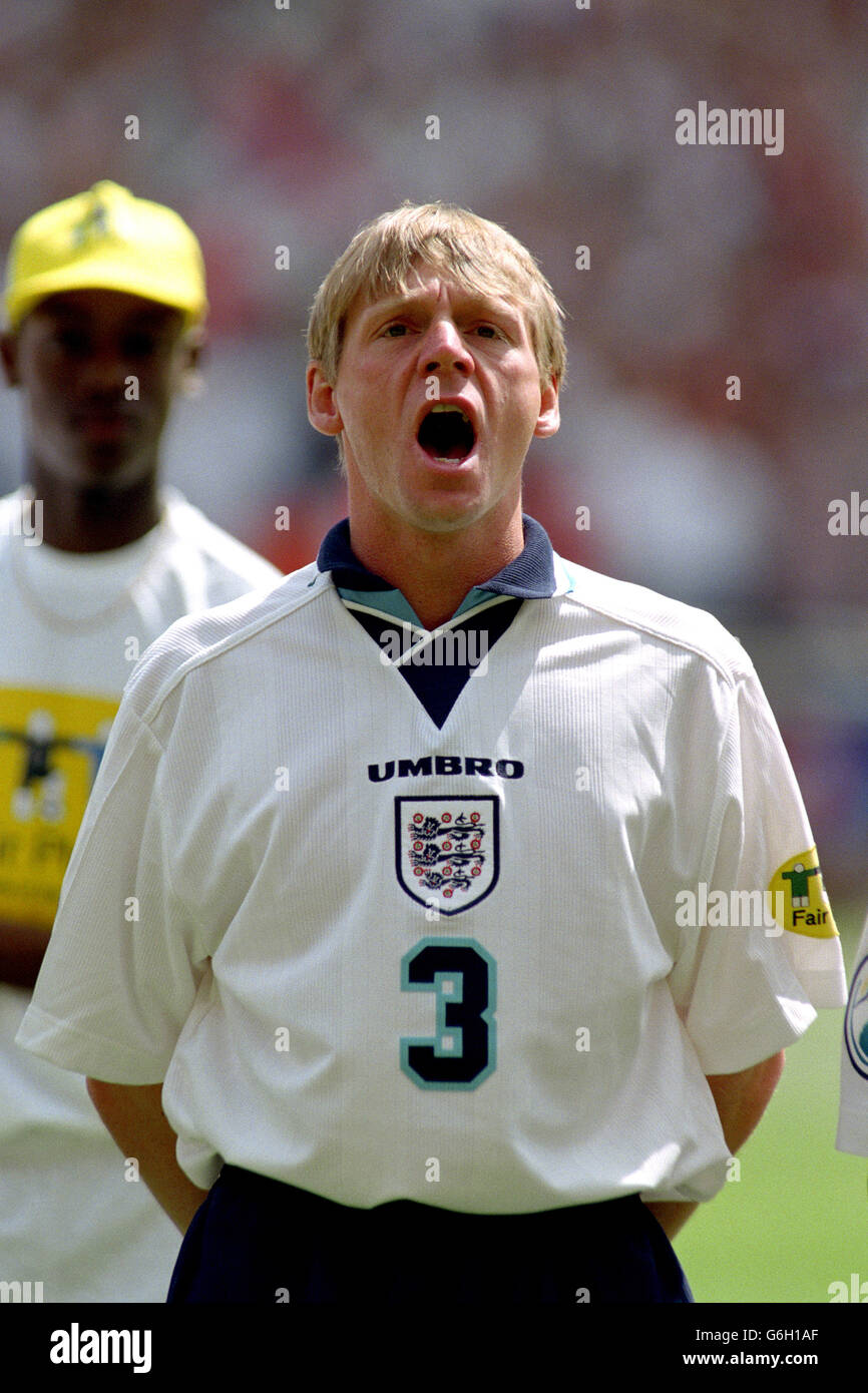 Stuart pearce euro 96 hi-res stock photography and images - Alamy