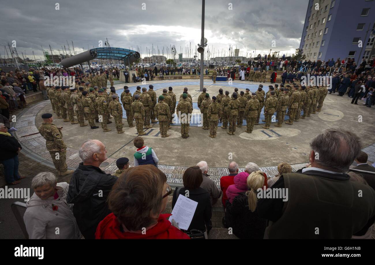 Military field hospital afghanistan hi-res stock photography and images ...