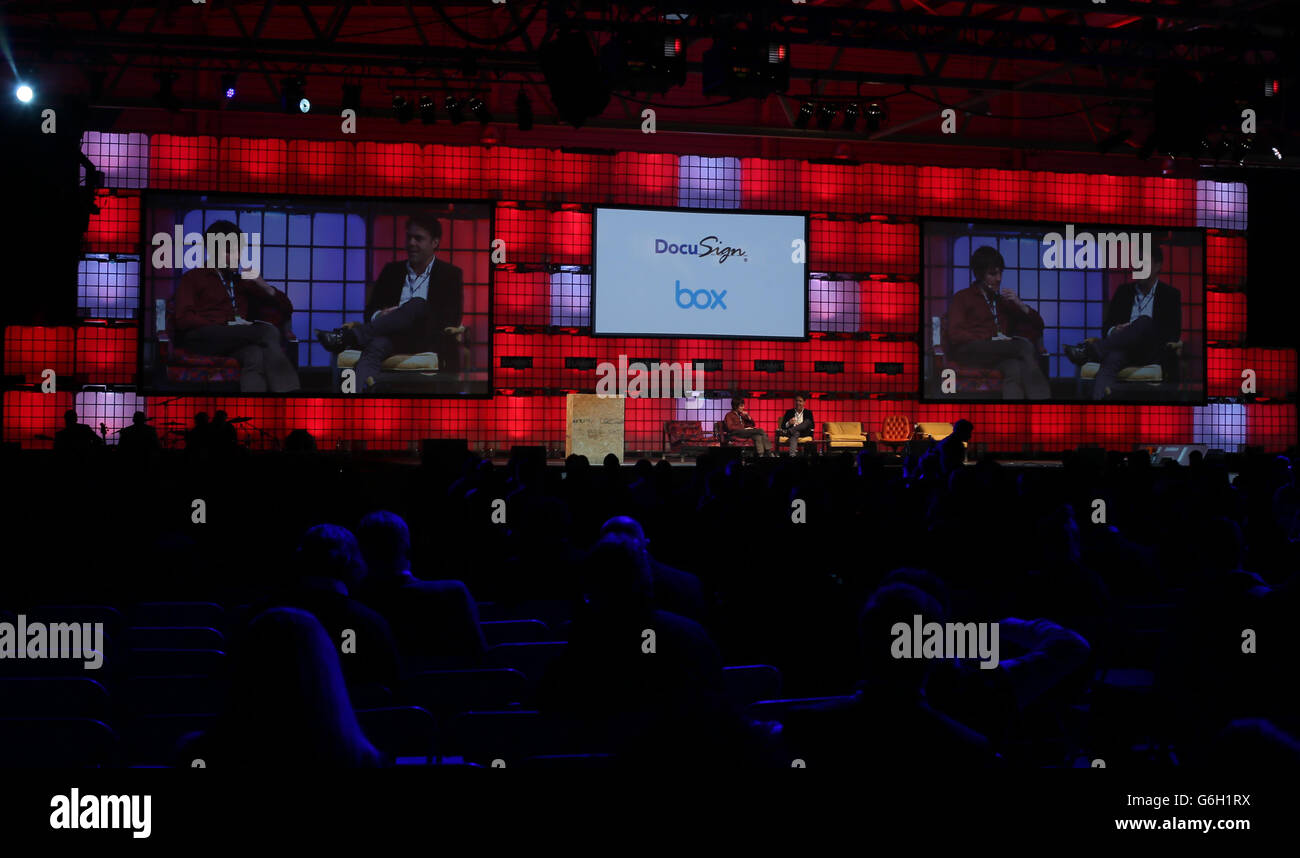 Technology stage hi-res stock photography and images - Alamy