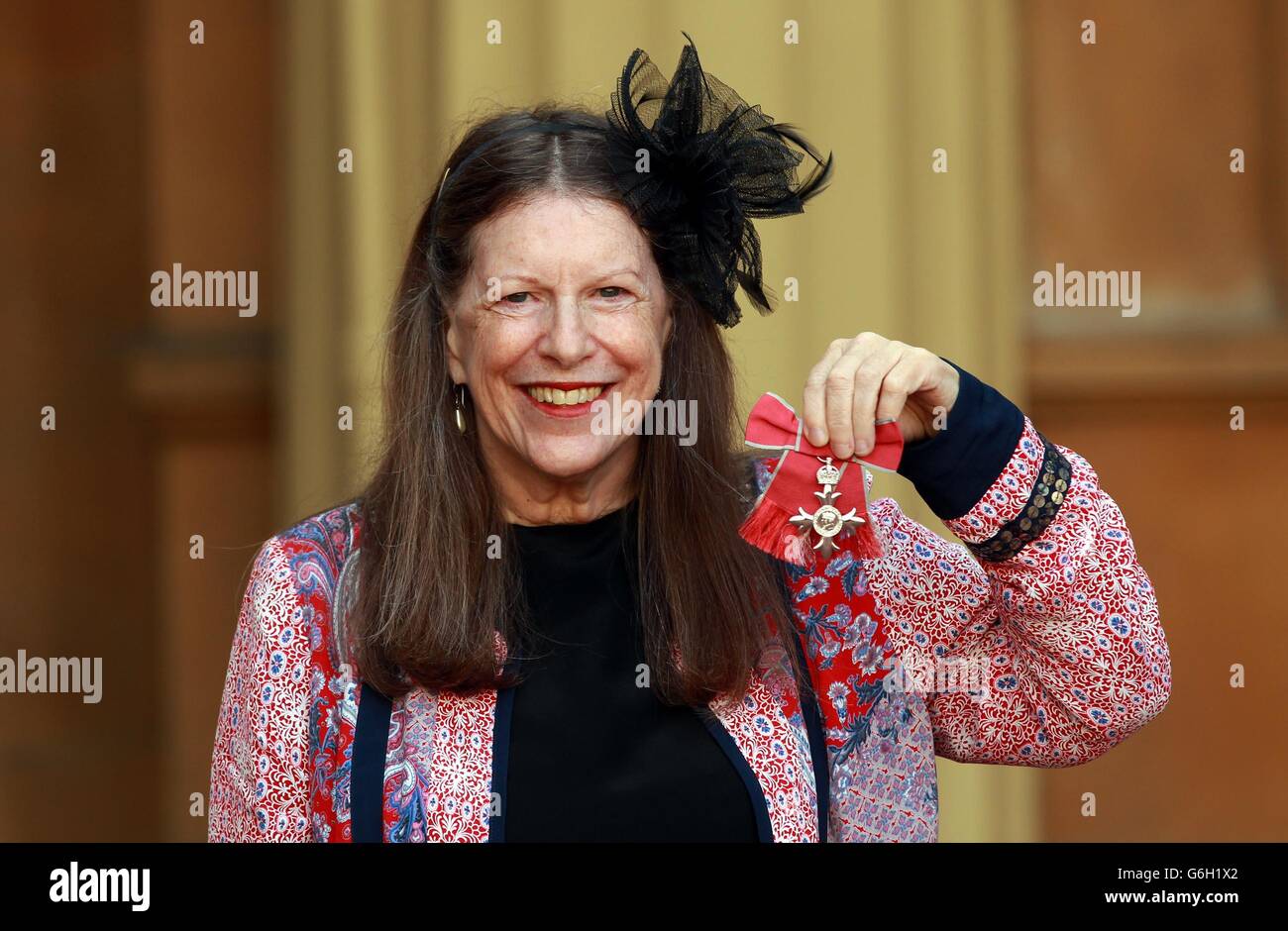 Investiture ceremony at Buckingham Palace Anna Scher MBE Stock Photo ...
