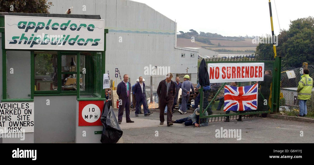 INDUSTRY Appledore Demonstration Stock Photo - Alamy
