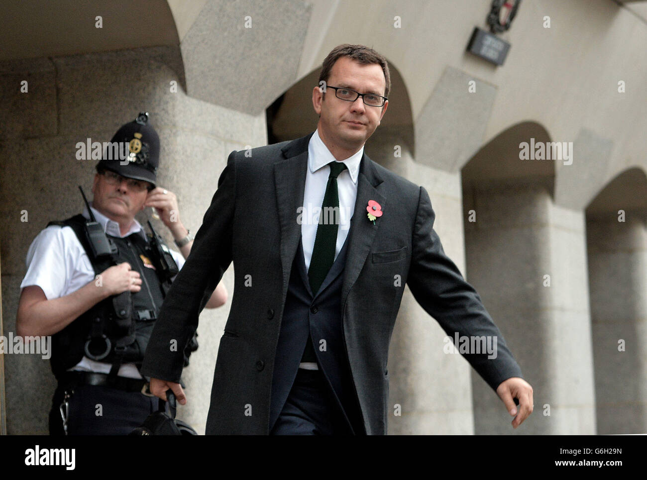 Former News of he World Editor Andy Coulson leaves the Old Bailey in ...