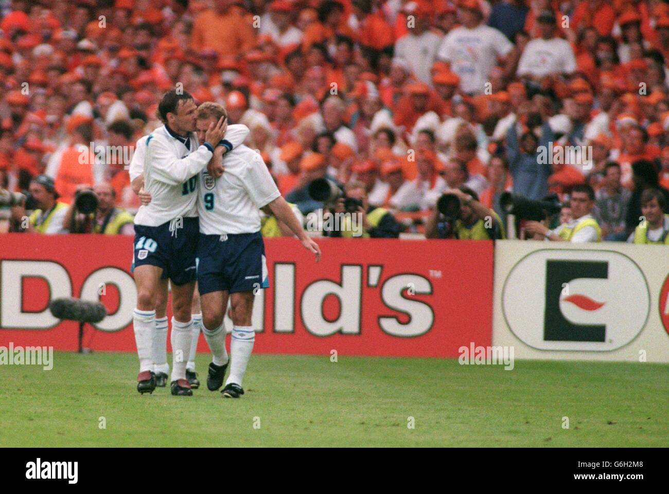 Alan shearer england holland 1996 hi-res stock photography and images ...