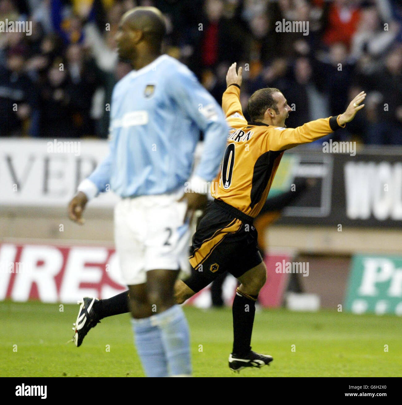 Wolverhampton Wanderers' Colin Cameron celebrates after scoring the ...