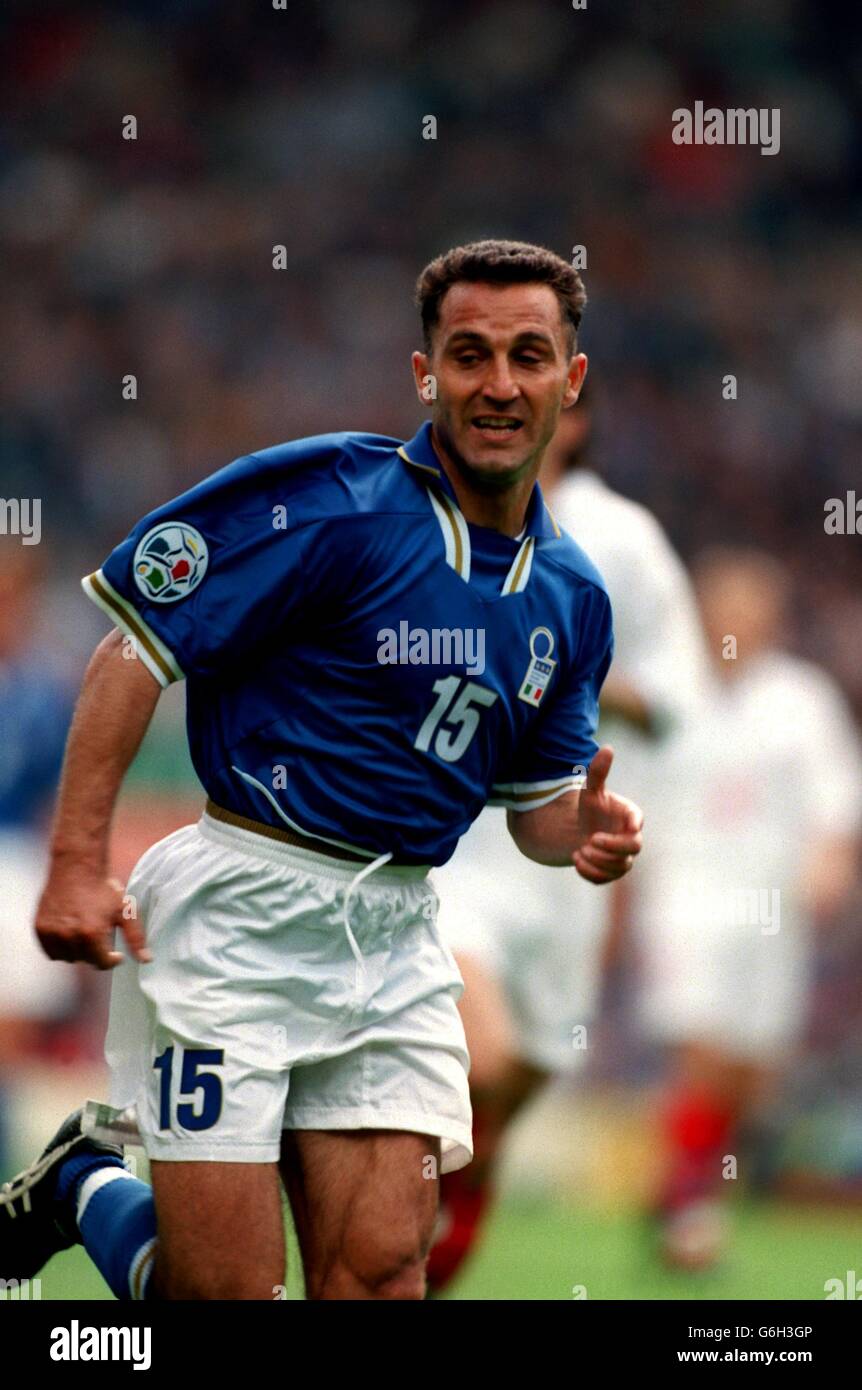 Soccer - European Championships 1996 - Italy v Russia Stock Photo - Alamy