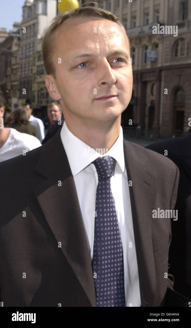 Dossier special hi-res stock photography and images - Alamy