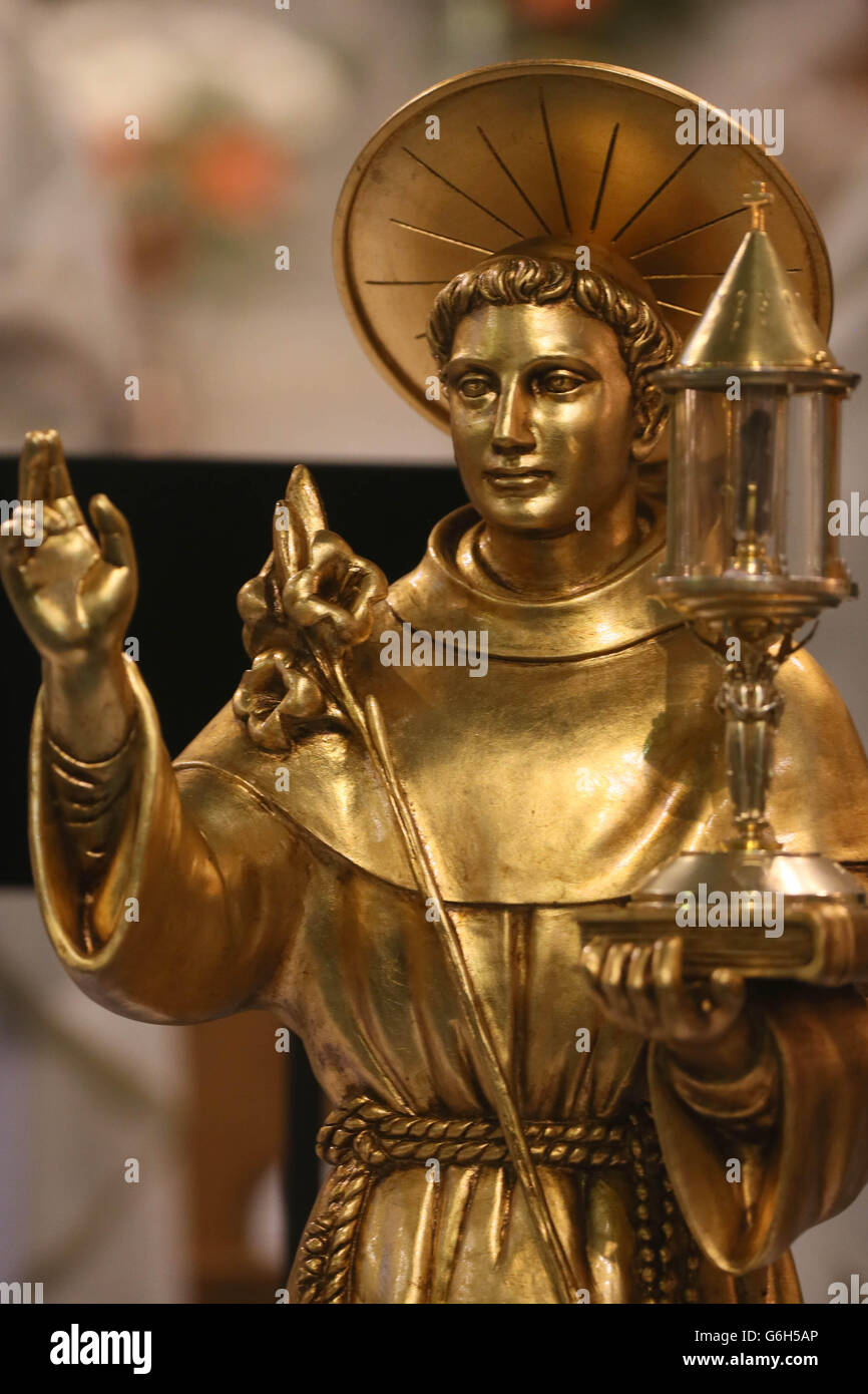 Relic of St Anthony of Padua tour Stock Photo - Alamy