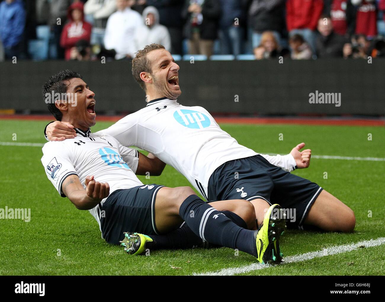 Tottenham Hotspur's Roberto Soldado celebrates scoring his side's ...