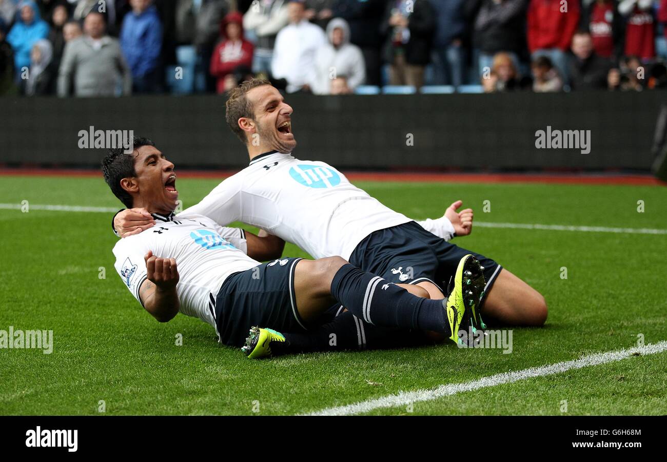 Tottenham Hotspur's Roberto Soldado celebrates scoring his side's ...