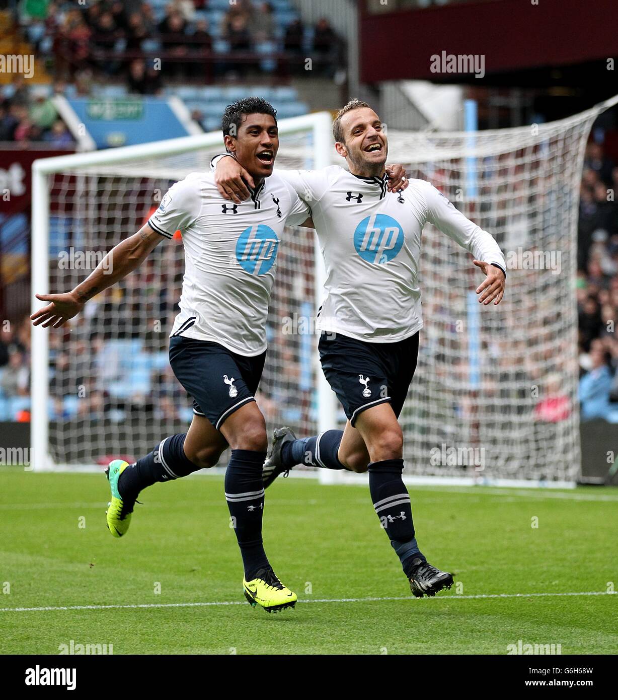 Tottenham Hotspur's Roberto Soldado celebrates scoring his side's ...