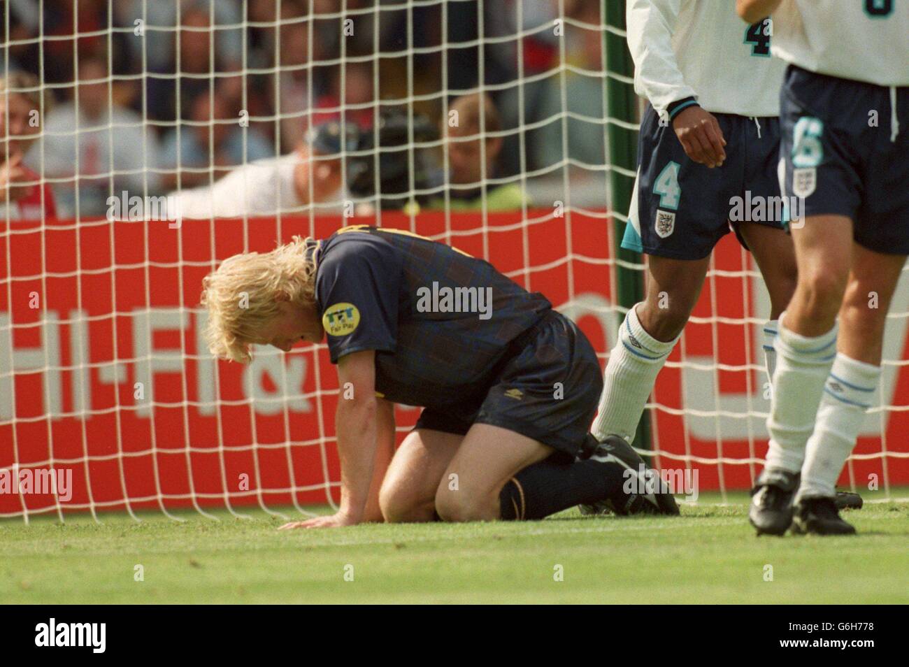 SOCCER - Euro 96 - England v Scotland Stock Photo - Alamy