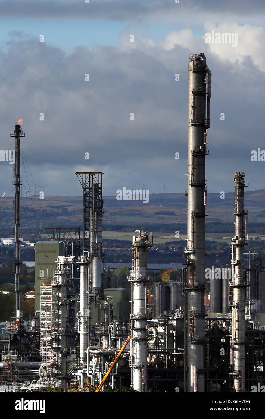 Grangemouth petrochemical refinery in falkirk hi-res stock photography ...