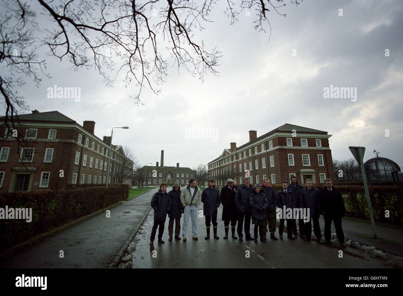 Nurses picket outside rampton mental hospital z4 hi-res stock ...