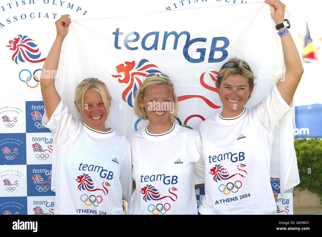 Shirley Robertson (centre) and her crew of Sarah Ayton (left) and Sarah ...
