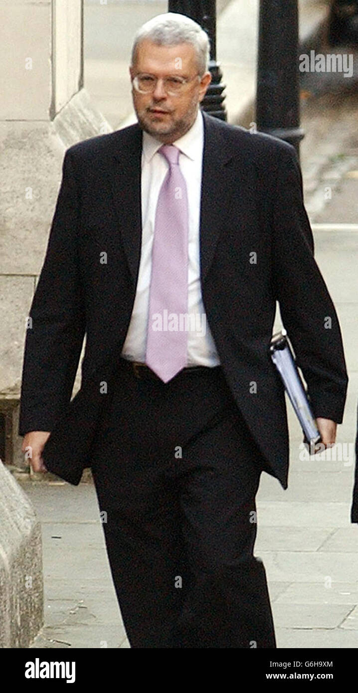 Hutton Inquiry - Gavyn Davies Stock Photo - Alamy