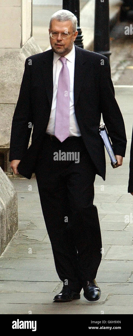 Hutton Inquiry - Gavyn Davies Stock Photo - Alamy