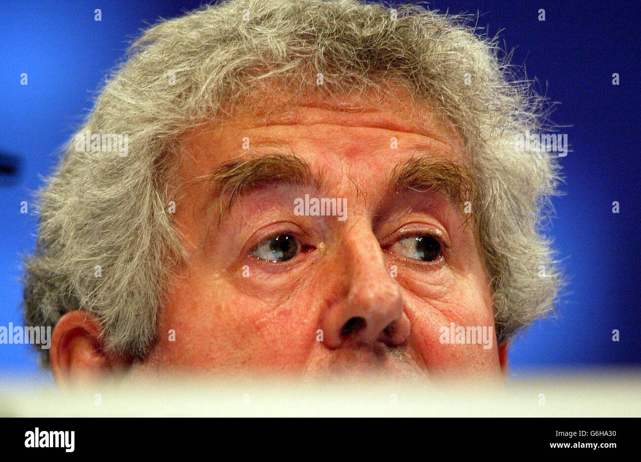Politics head head shot rhodri morgan hi-res stock photography and ...