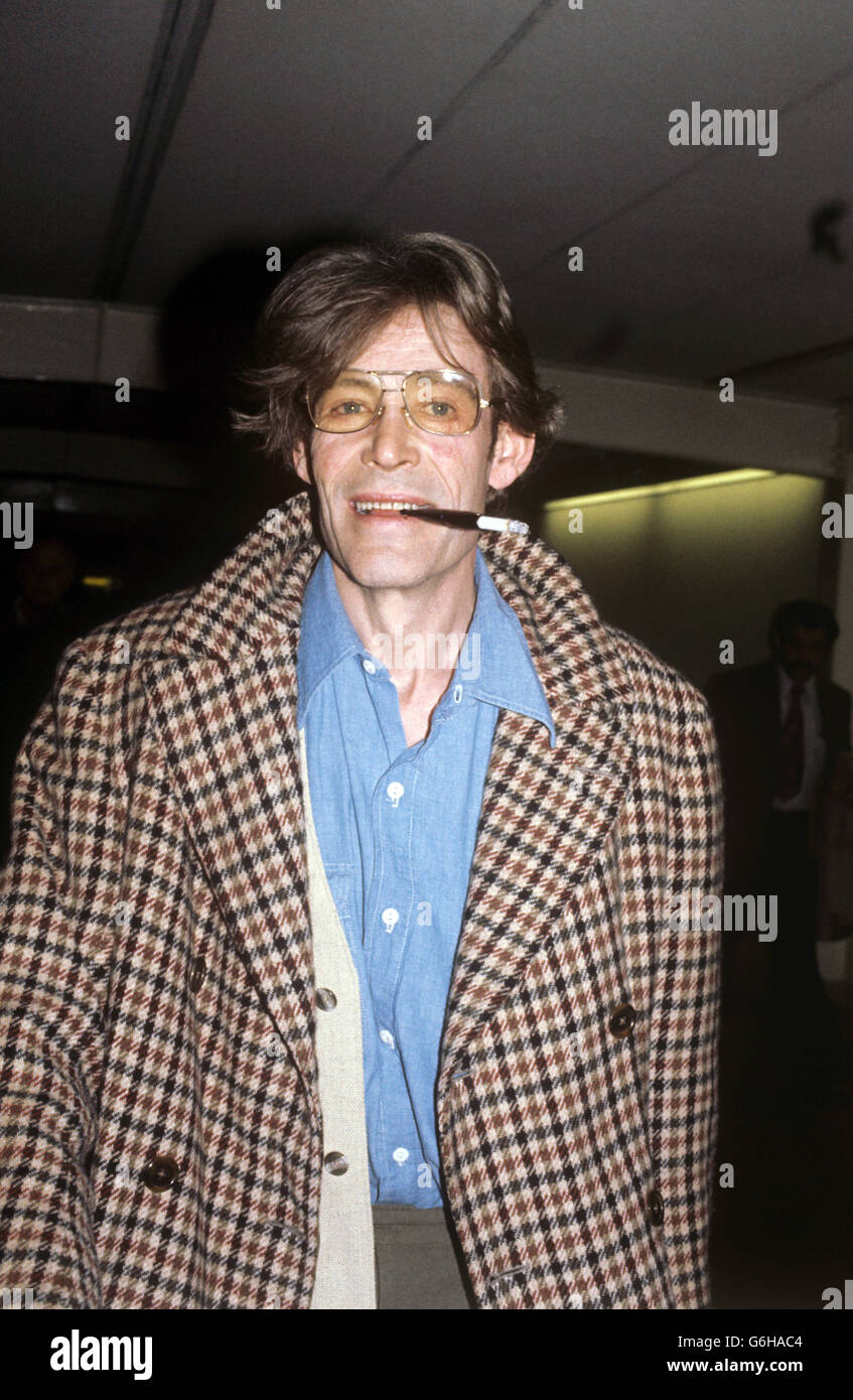Actor peter otoole at heathrow airport hi-res stock photography and ...