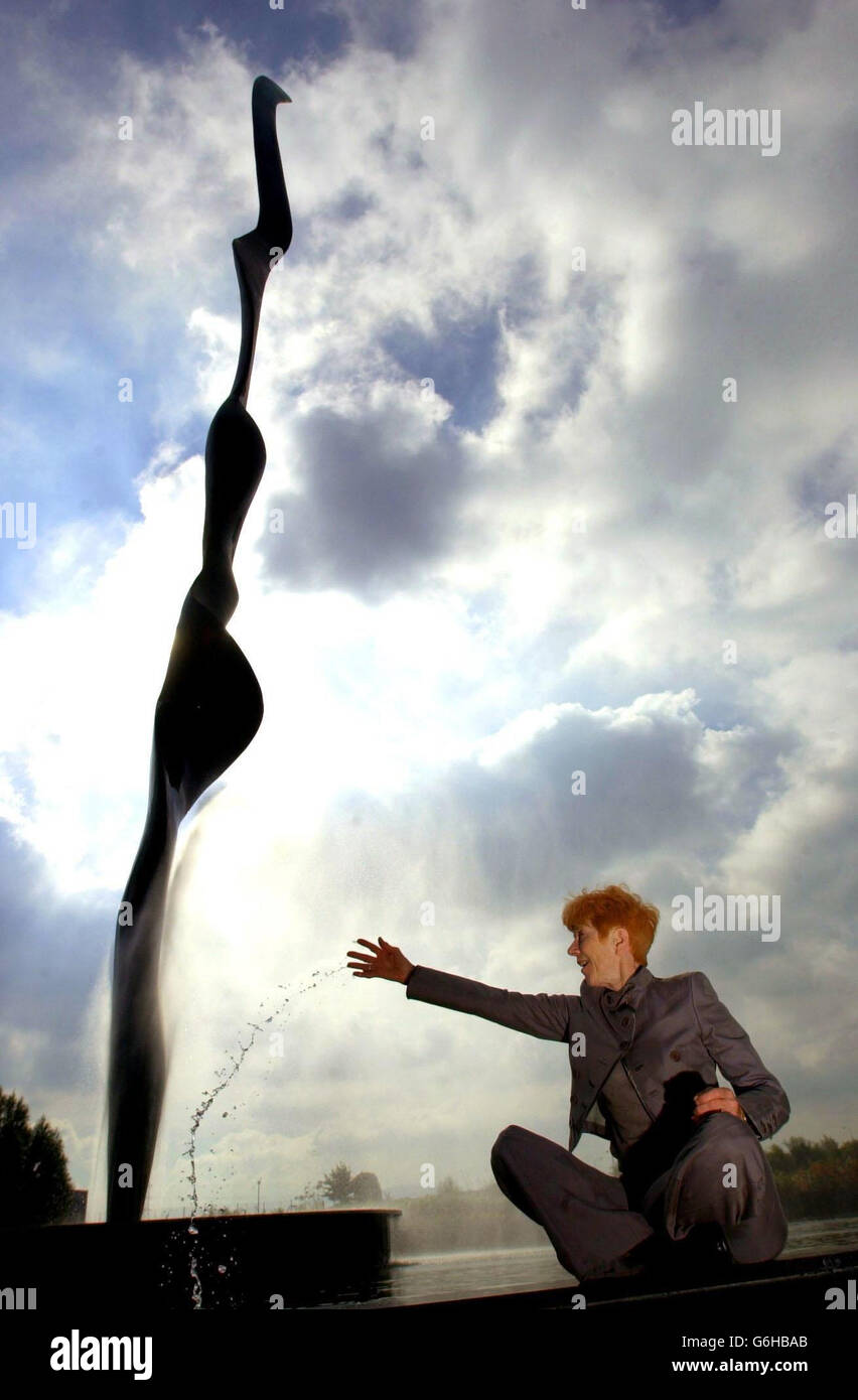 Artist angela conner with the irish wave hi-res stock photography and ...