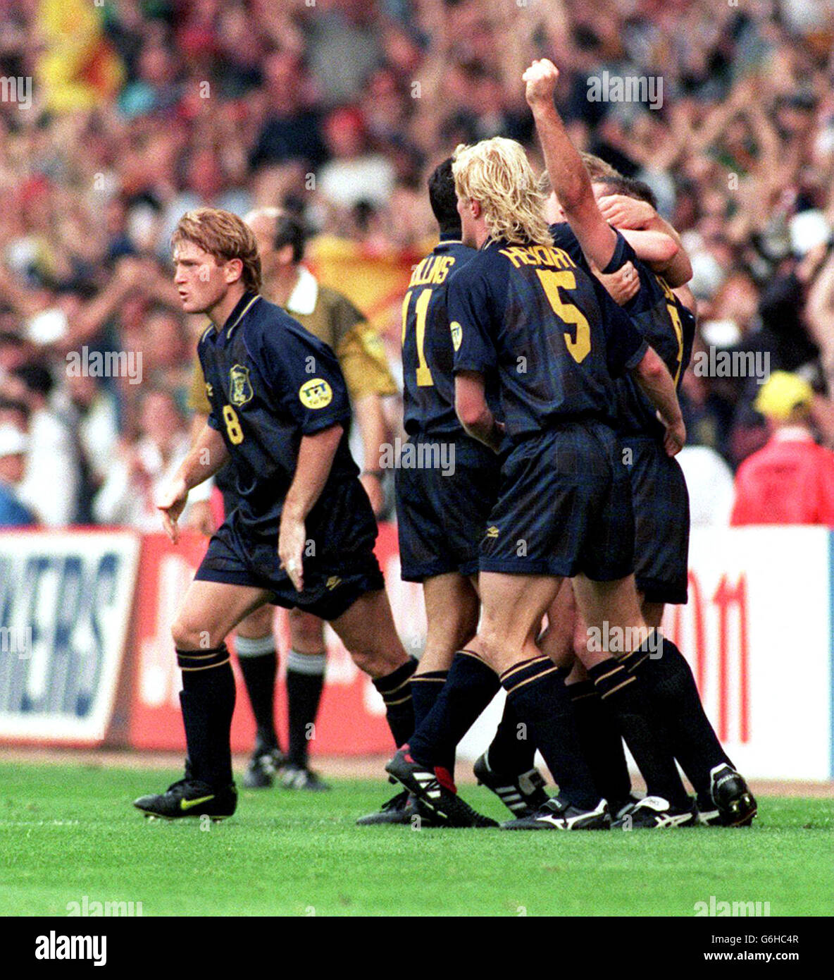 Soccer - Euro 96 - Group A - Scotland v Switzerland Stock Photo - Alamy